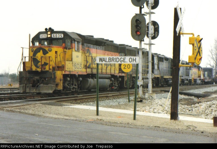 CSX 6035, Moves Slowly out of Walbridge Yard